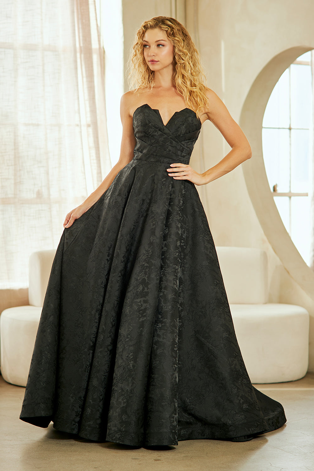 Amelia Couture 8061 – Miranda Dress Shop